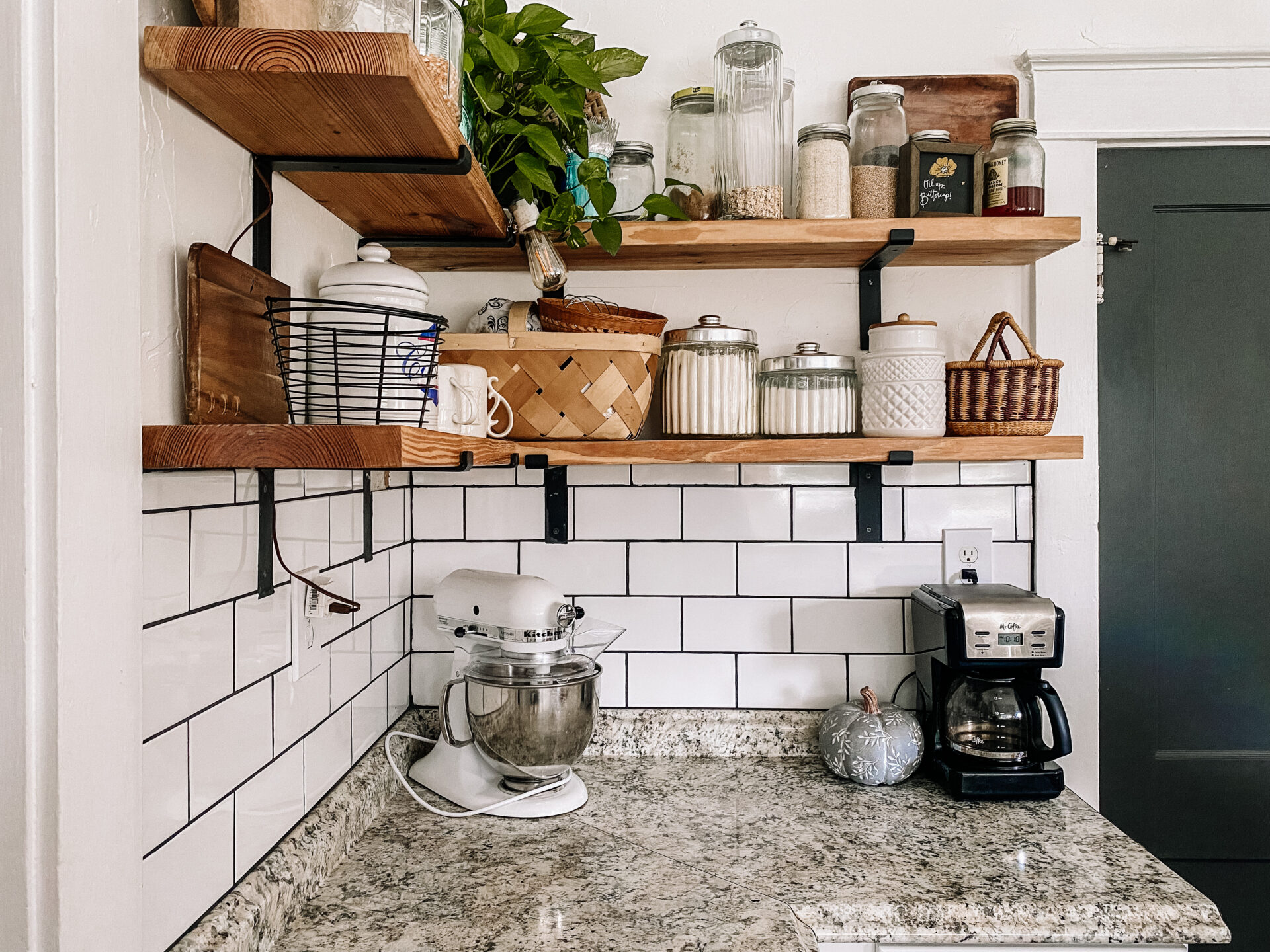 Minimalist Farmhouse Thrifting